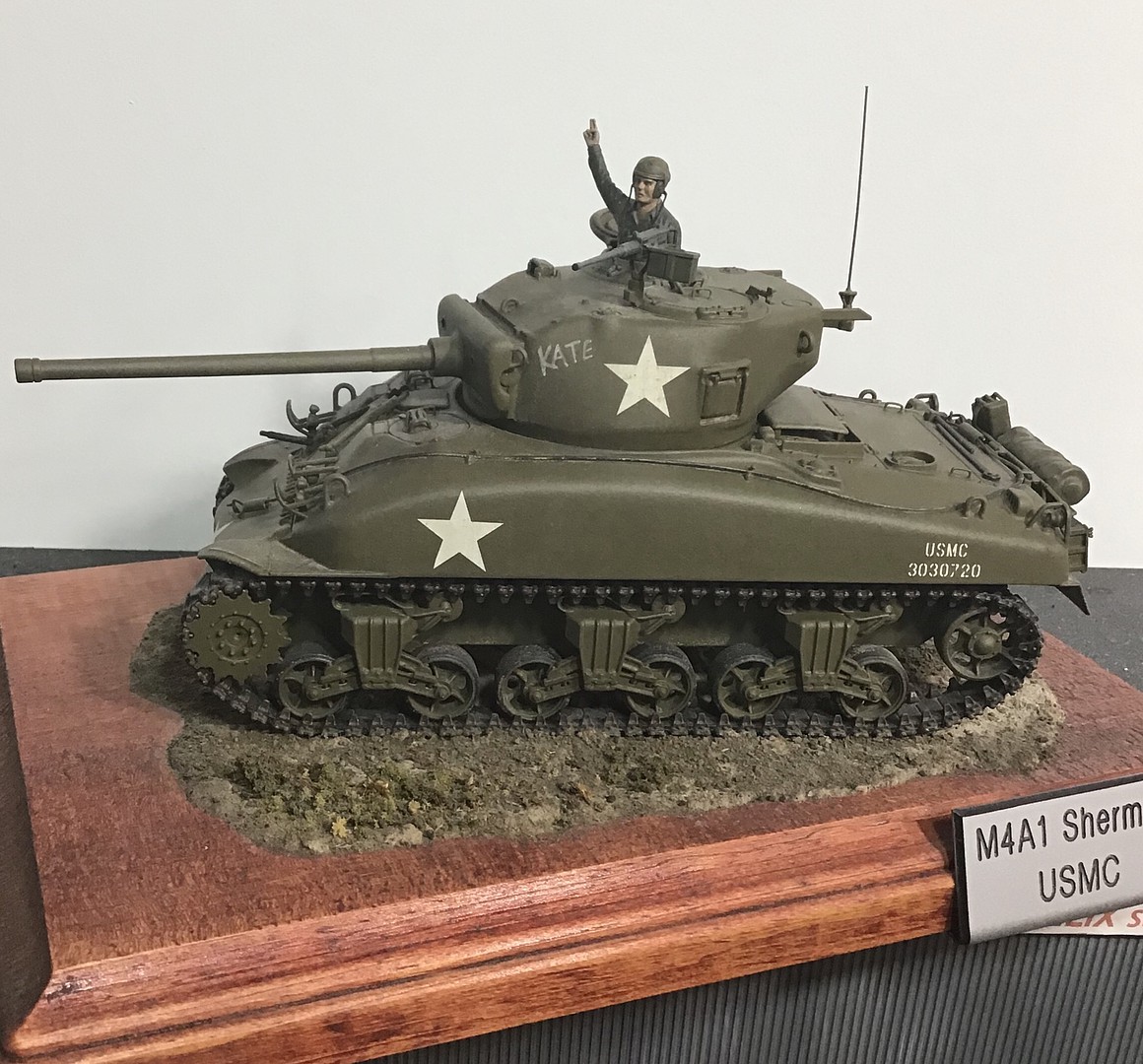 Sherman M4-A1 -- Plastic Model Military Vehicle Kit -- 1/35 Scale ...