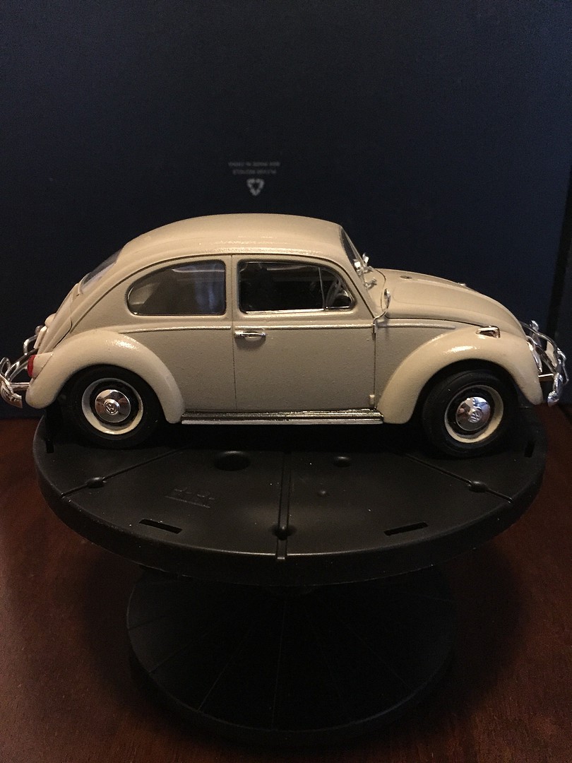 1966 Volkswagen Beetle VW BUG -- Plastic Model Car Kit -- 1/24 Scale ...