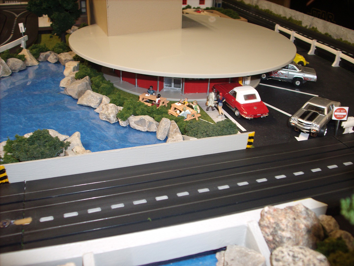 Gallery Pictures Woodland Outdoor Dining HO Scale Model Railroad Figure ...