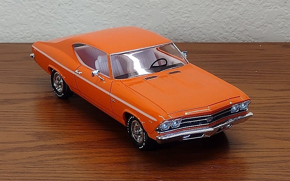 '69 Chevy Chevelle SS 396 -- Plastic Model Car Kit -- 1/25 Scale ...