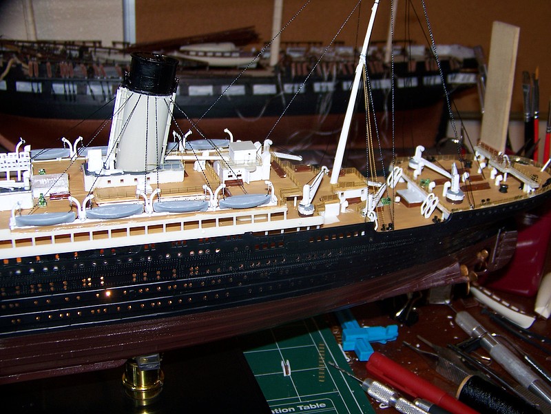 RMS Deluxe Titanic -- Plastic Model Titanic Kit -- 1/350 Scale ...