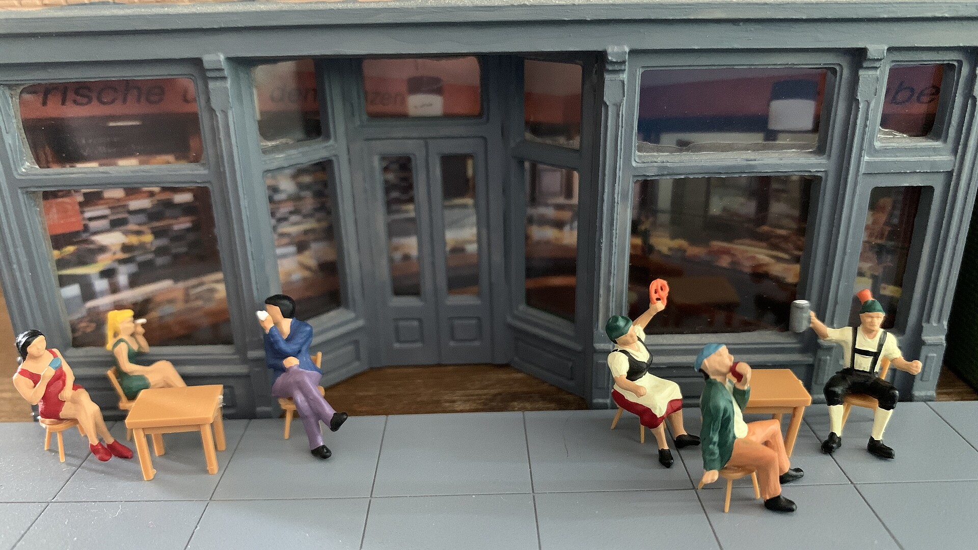 Seated People Set #4 -- HO Scale Model Railroad Figure -- #15536 ...