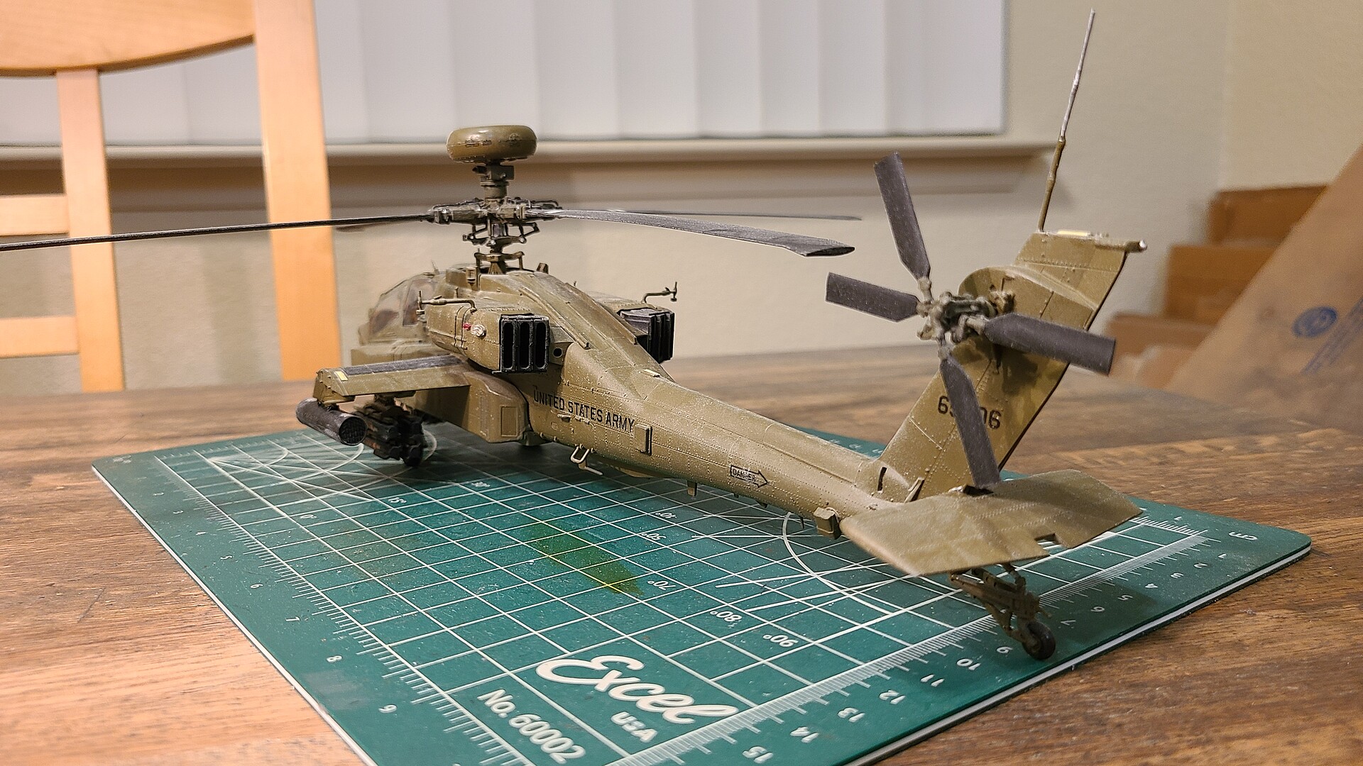 AH-64D Apache Longbow -- Plastic Model Helicopter Kit -- 1/48 Scale ...