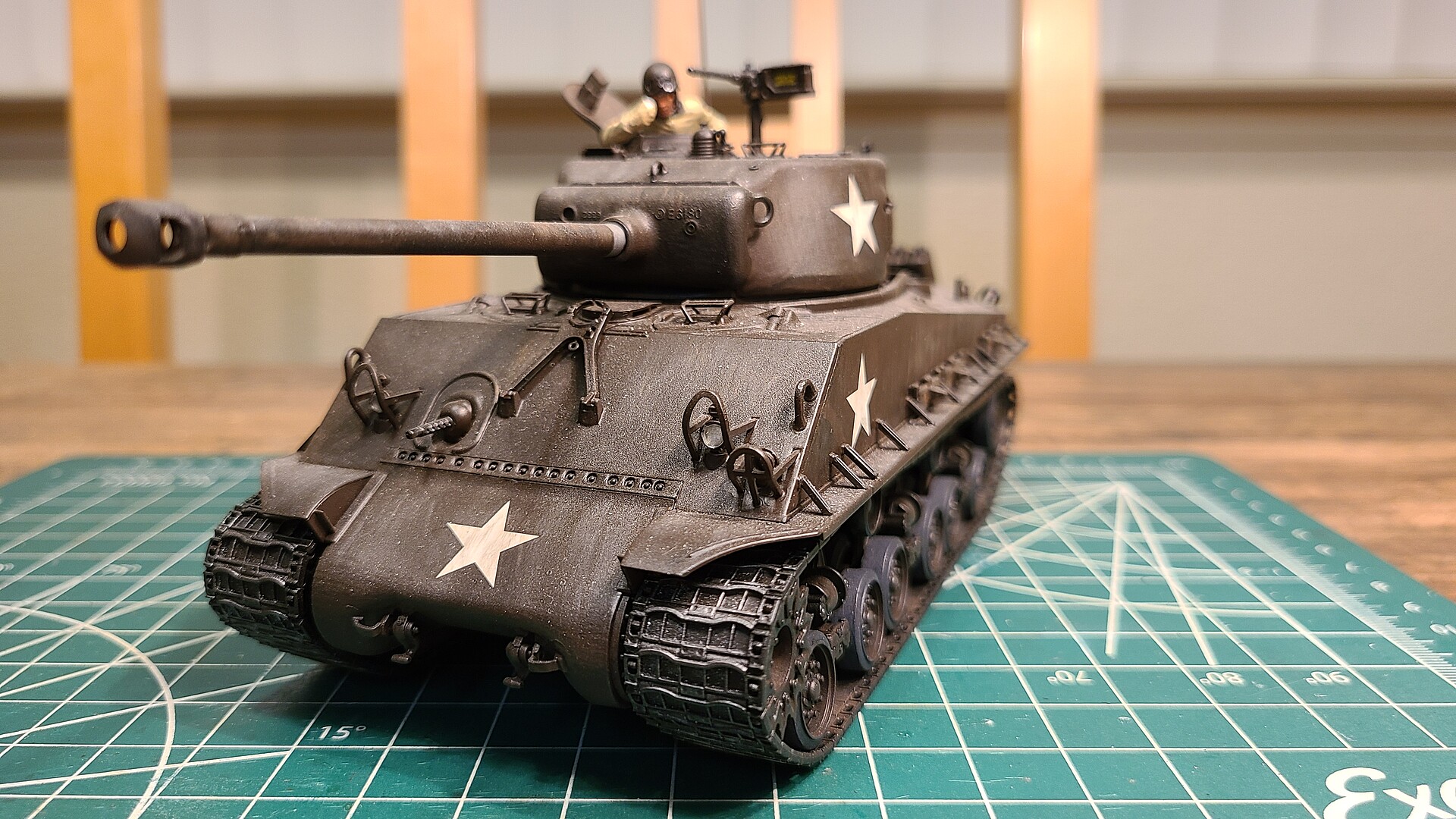 US Medium Tank M4A3E8 Sherman ''Easy Eight'' -- Plastic Model Military Vehicle Kit -- 1/35 ...