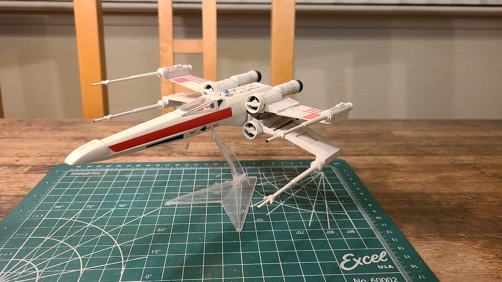 Star Wars- X-Wing Fighter (Snap) -- Science Fiction Plastic Model Kit ...