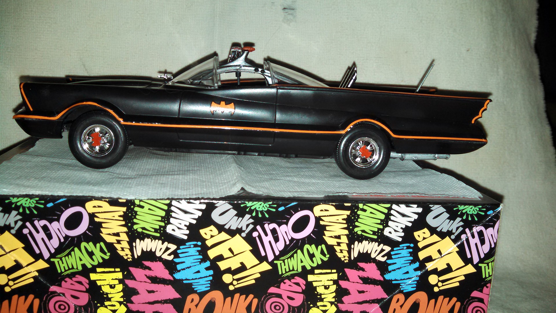 1966 Batmobile with Robin -- Plastic Model Car Kit -- 1/25 Scale -- # ...