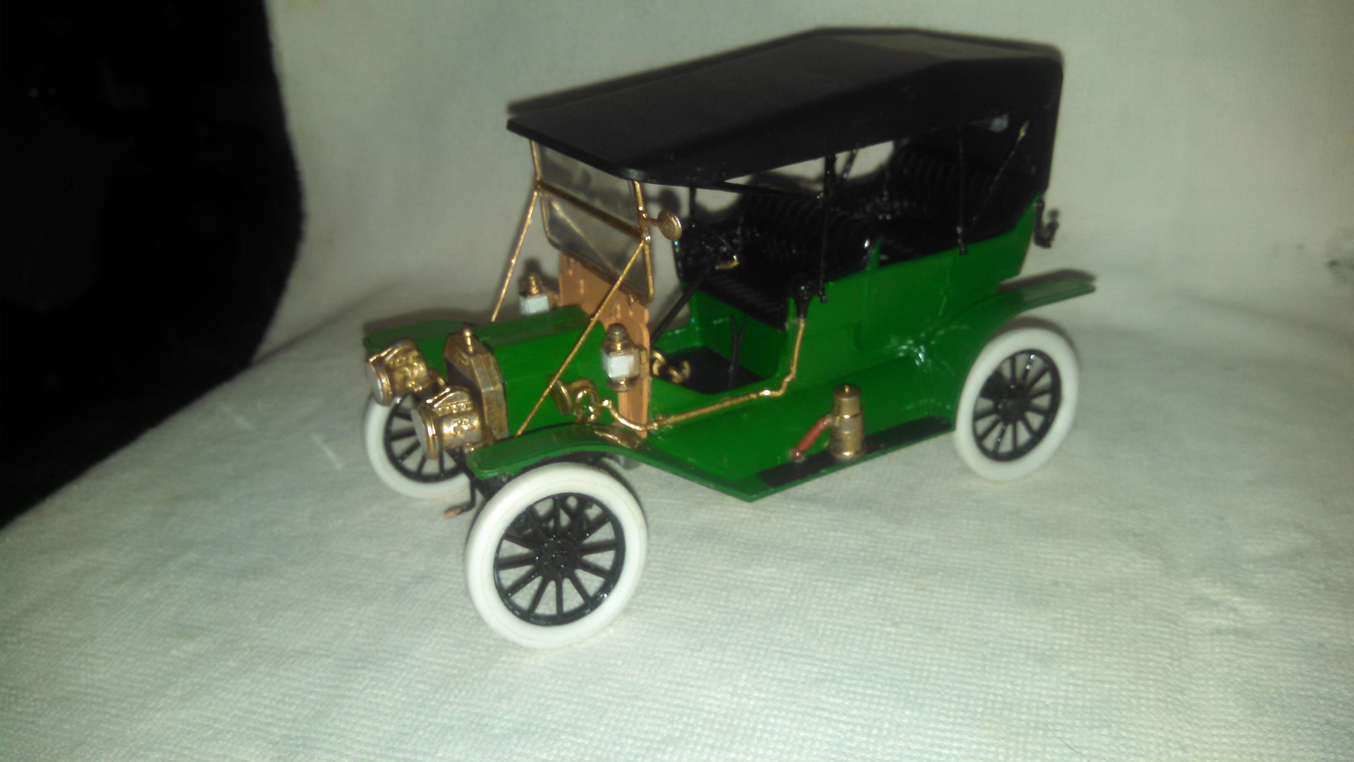 Model T 1911 Touring American Passenger Car -- Plastic Model Car Kit ...