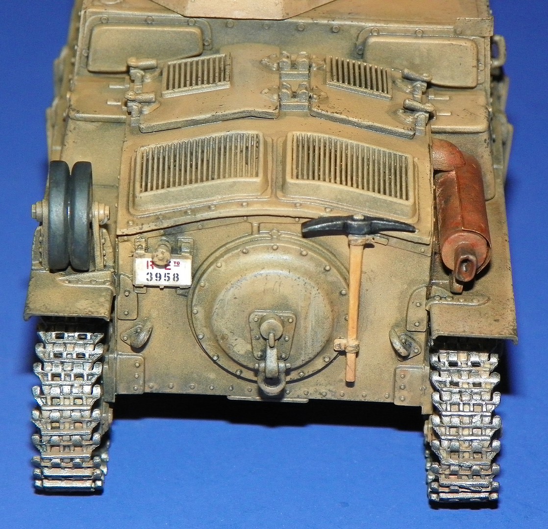 Italian Light Tank L6/40 (Italeri) -- Plastic Model Military Vehicle ...