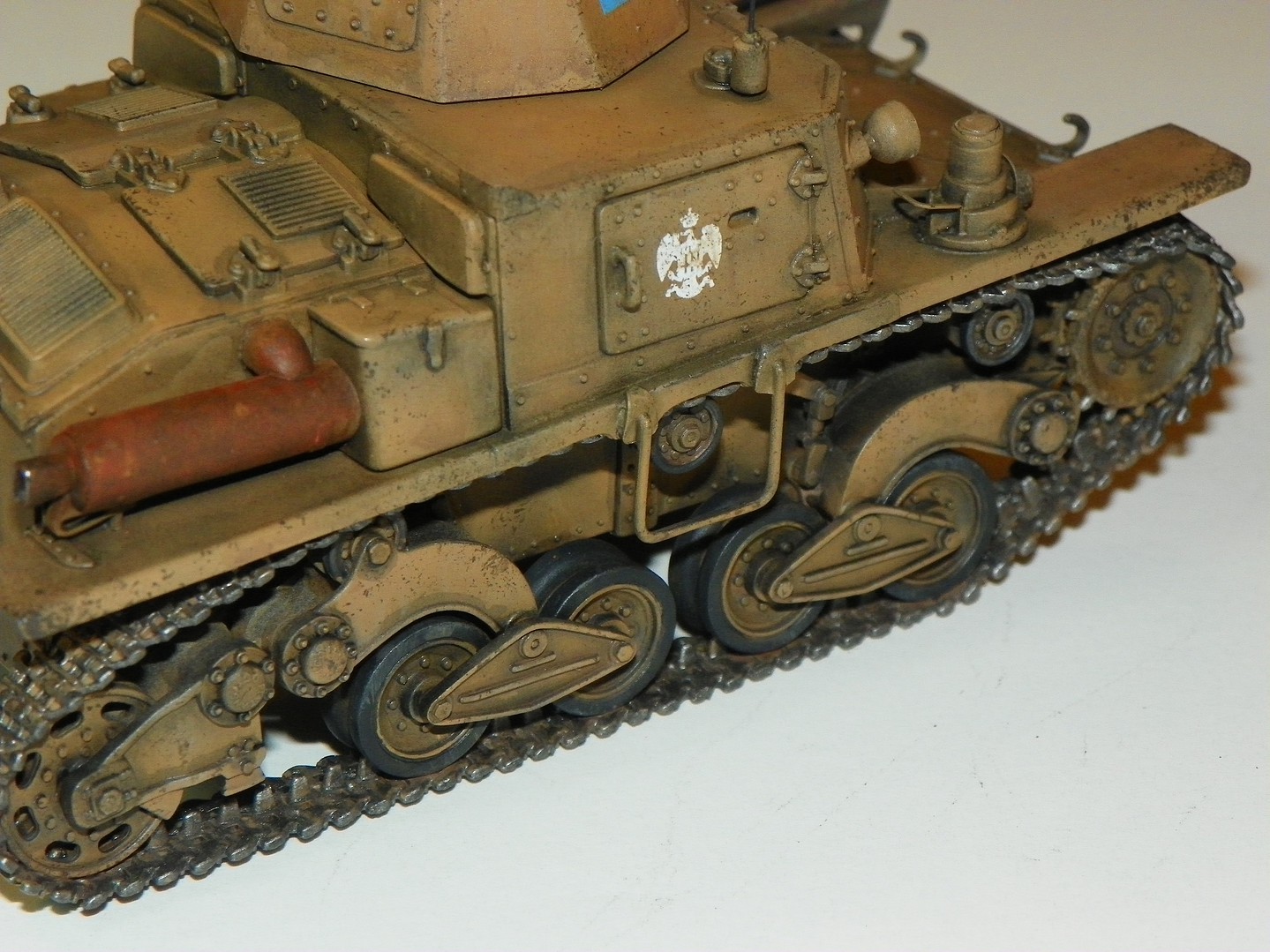 Italian Light Tank L6/40 (Italeri) -- Plastic Model Military Vehicle ...