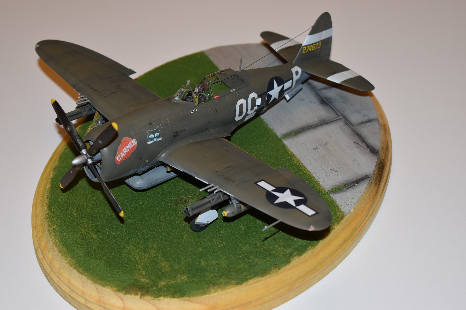 Republic P-47D Thunderbolt Fighter Aircraft -- Plastic Model Airplane ...