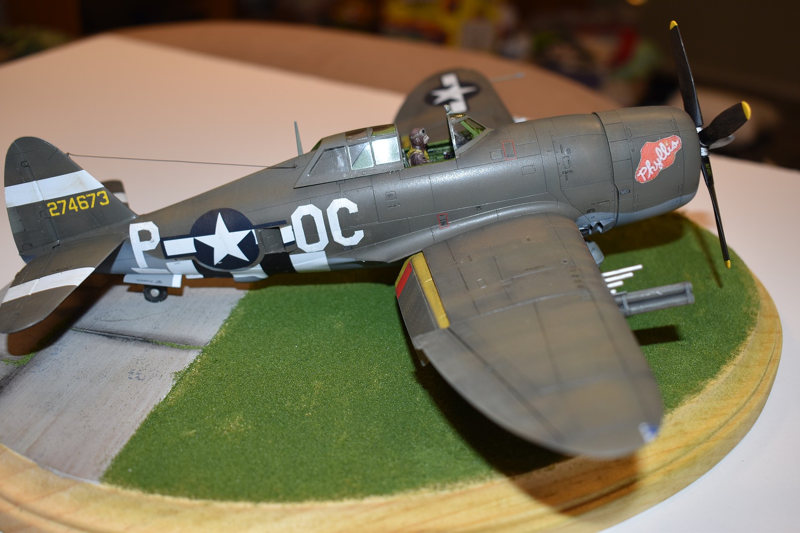 Republic P-47D Thunderbolt Fighter Aircraft -- Plastic Model Airplane ...