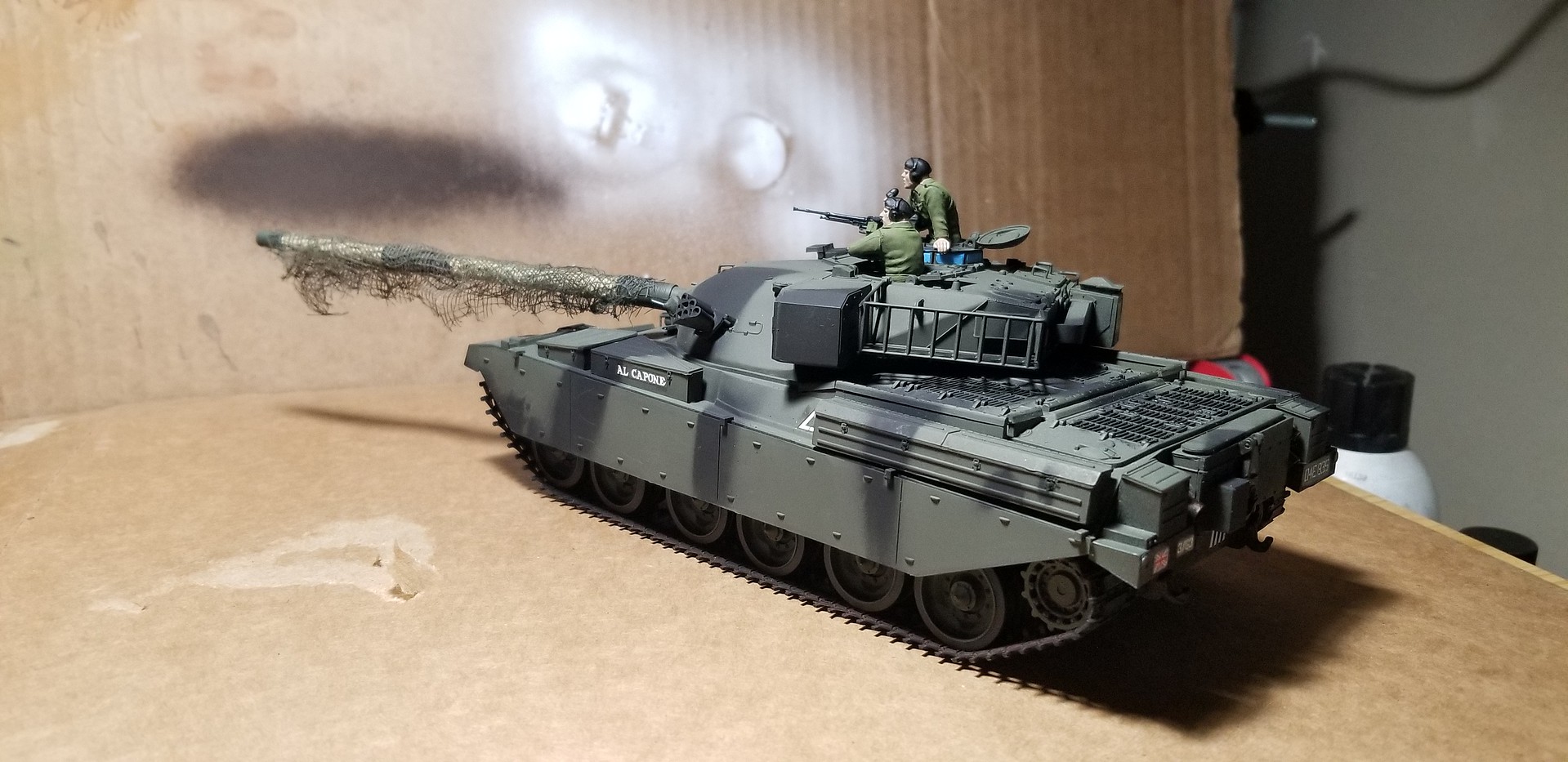 British Chieftain Mk5 Tank -- Plastic Model Military Vehicle Kit -- 1/ ...