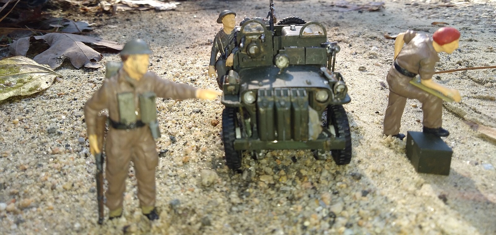 British SAS Commando 1944 w/2 Figure -- Plastic Model Military Vehicle ...