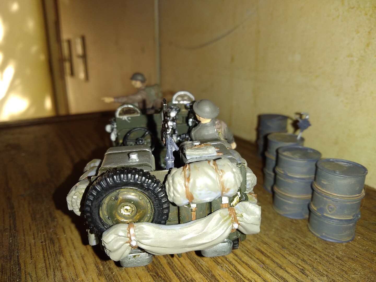 British SAS Commando 1944 w/2 Figure -- Plastic Model Military Vehicle ...