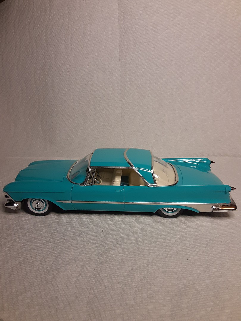 1959 Chrysler Imperial -- Plastic Model Car Kit -- 1/25 Scale -- #1136 ...