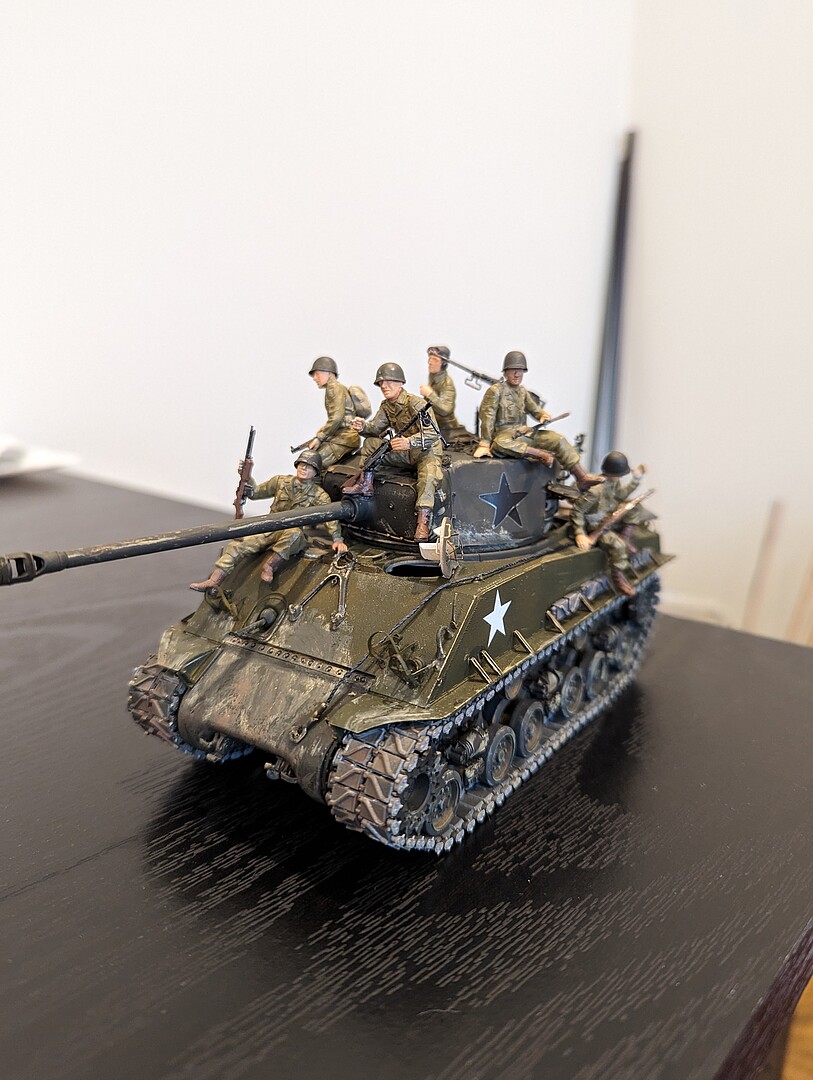 M4A3 76W HVSS Sherman with Interior -- Plastic Model Military Vehicle ...