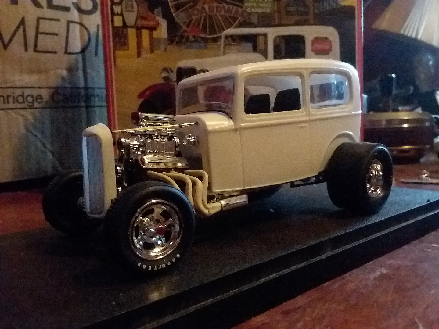 Gallery Pictures MPC 1932 Ford Sedan Delivery Truck, Coca-Cola Plastic ...