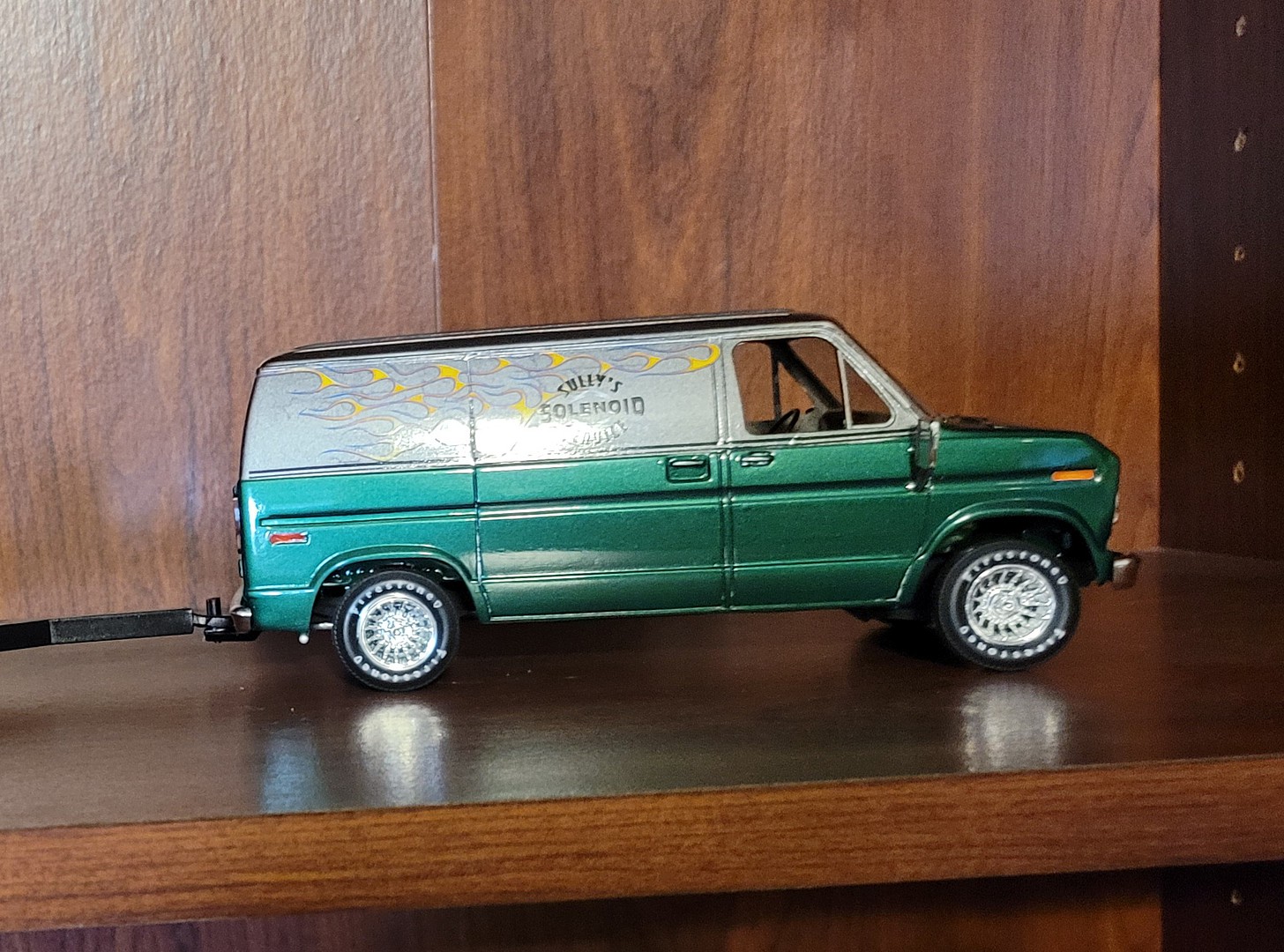 Gallery Pictures AMT '77 Ford Cruising Van 2T Plastic Model Car Kit 1/ ...