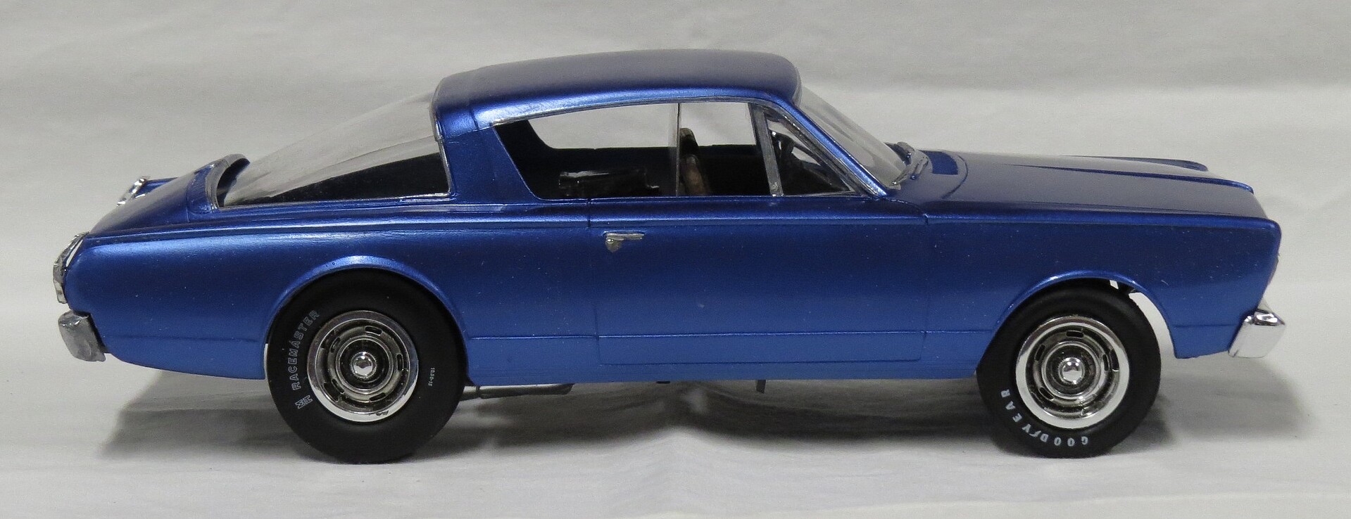 66 Plymouth Barracuda Hemi -- Plastic Model Car Kit -- 1/25 Scale ...