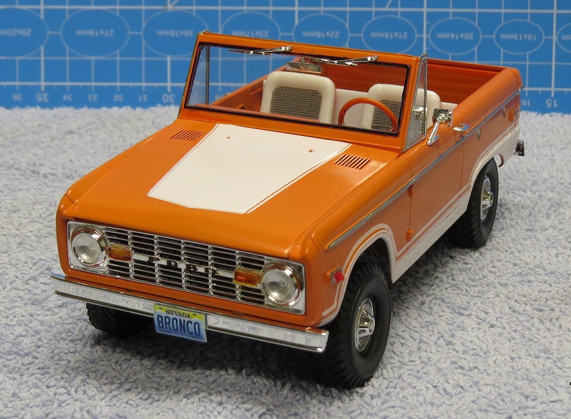 Bronco Half Cab Sandman II w/Dune Buggy and Trailer -- 1/25 Scale ...