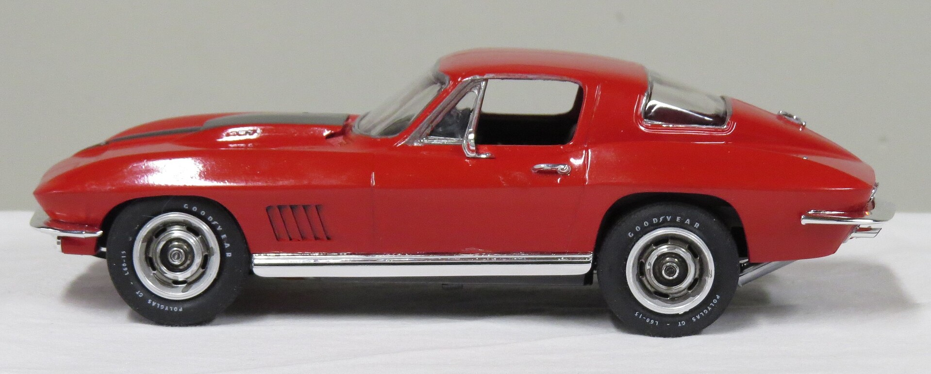 1967 Corvette Coupe -- Plastic Model Car Kit -- 1/25 Scale -- #854517 ...