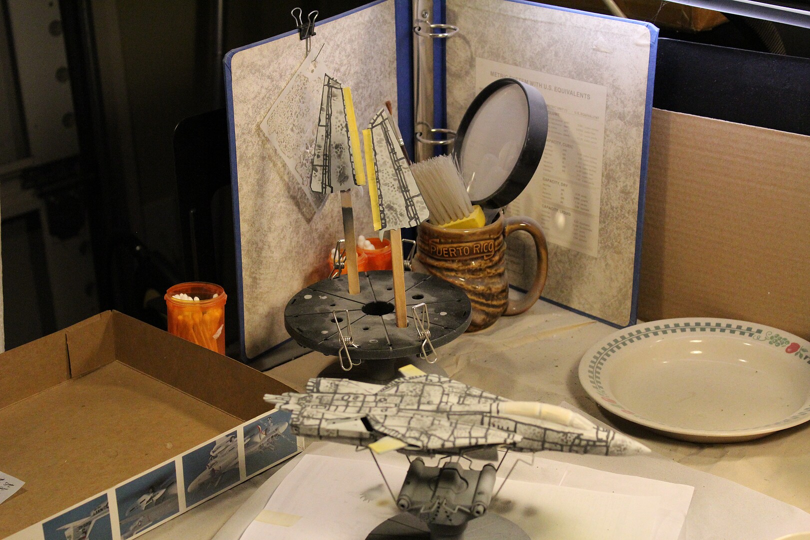 F14A VF143 Pukin Dogs USN Fighter -- Plastic Model Airplane Kit -- 1/72 ...