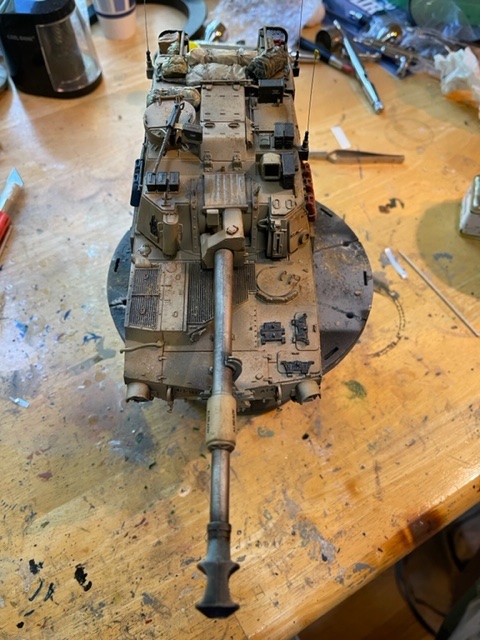 US Self-Propelled Howitzer M109A6 Paladin -- Plastic Model Military Vehicle Kit -- 1/35 ...