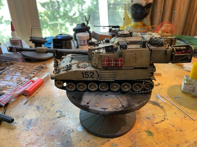US Self-Propelled Howitzer M109A6 Paladin -- Plastic Model Military ...