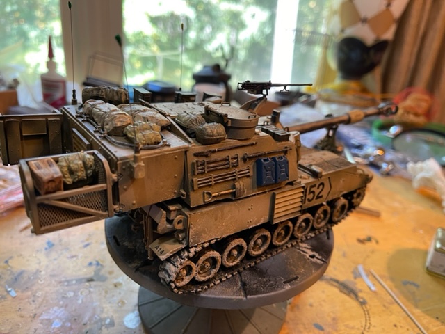 US Self-Propelled Howitzer M109A6 Paladin -- Plastic Model Military Vehicle Kit -- 1/35 ...