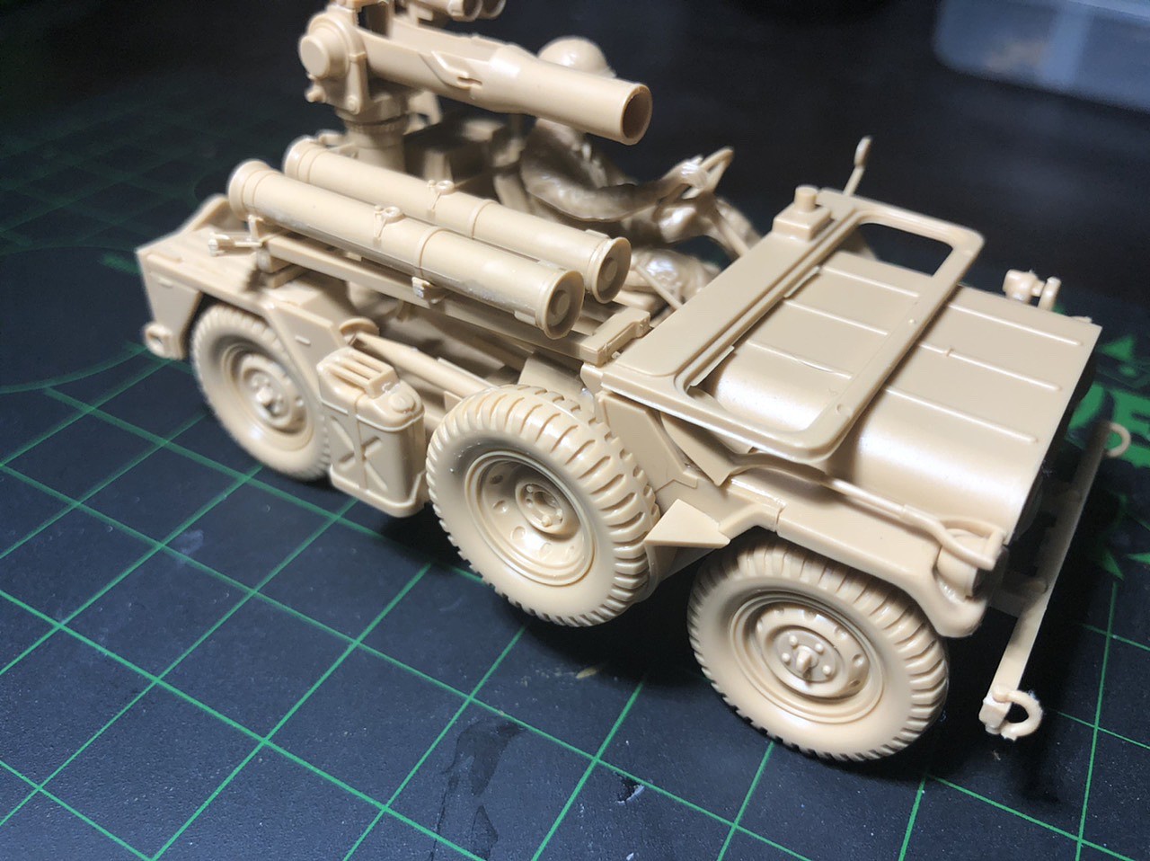 US M151A2 w/Tow Launcher -- Plastic Model Military Vehicle Kit -- 1/35 ...