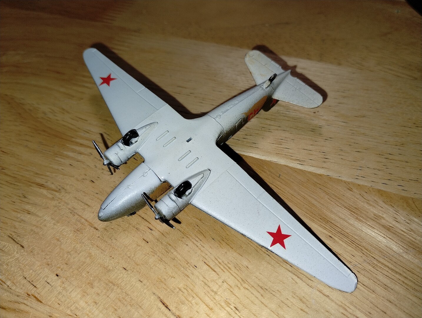 Li-2 Soviet Transport Plane -- Plastic Model Airplane Kit -- 1/200 ...
