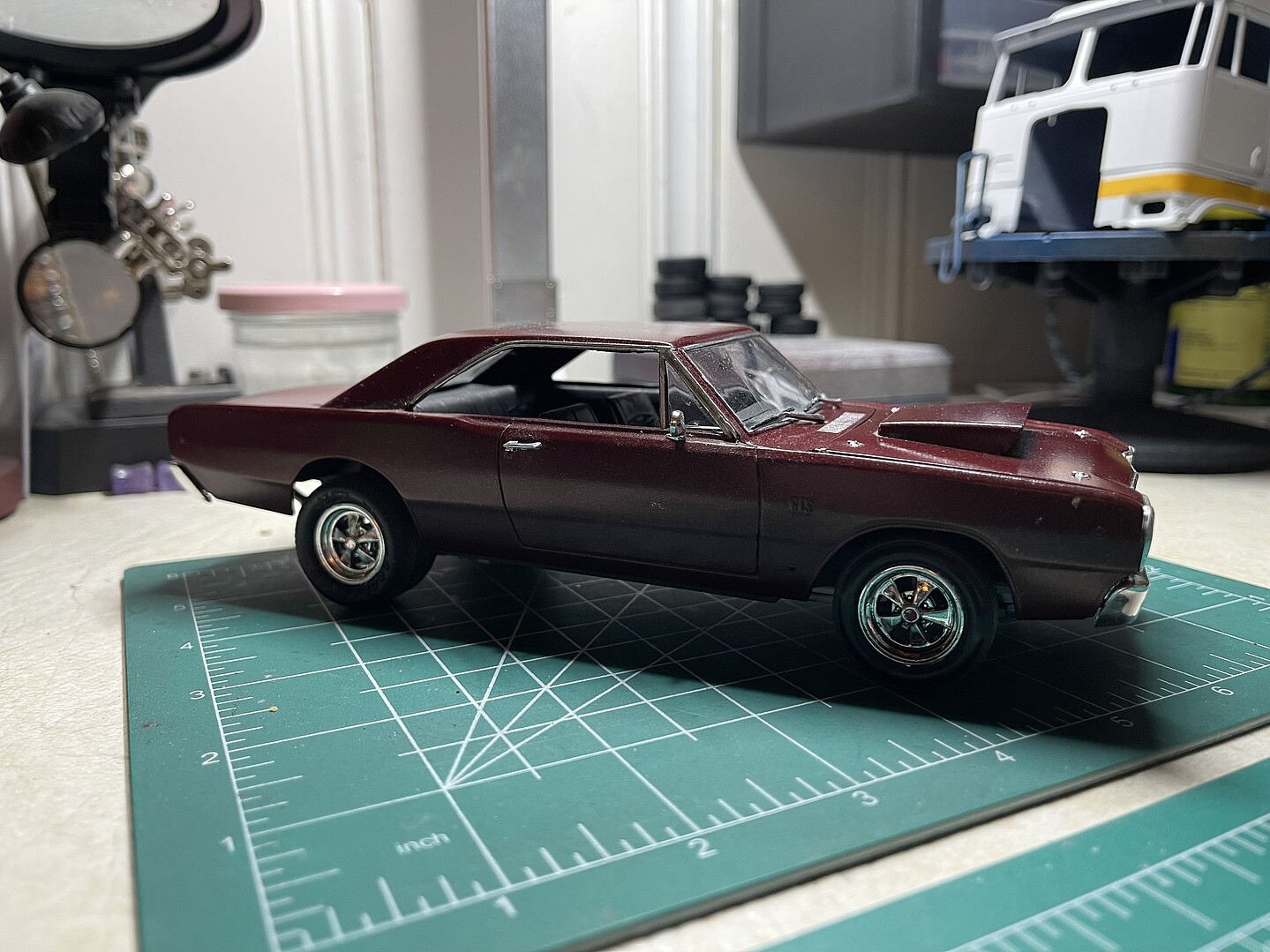 1968 Dodge Hemi Dart 2'n1 -- Plastic Model Car Kit -- 1/25 Scale ...