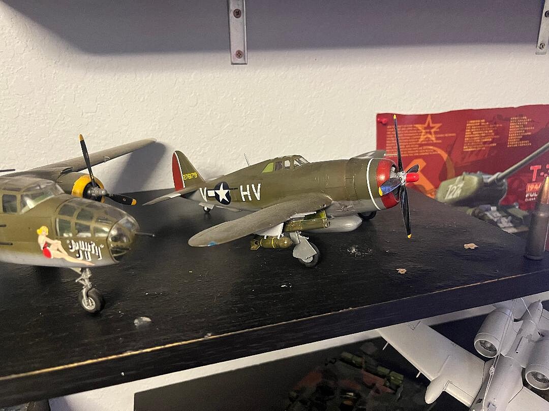 Republic P-47D Thunderbolt Fighter Aircraft -- Plastic Model Airplane ...