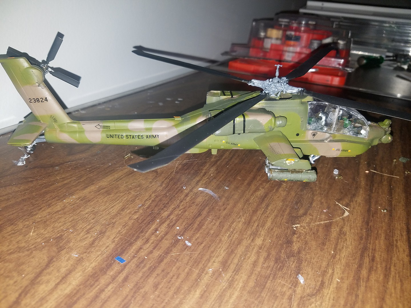 AH-64 Apache -- Plastic Model Helicopter Kit -- 1/48 Scale -- #855443 ...