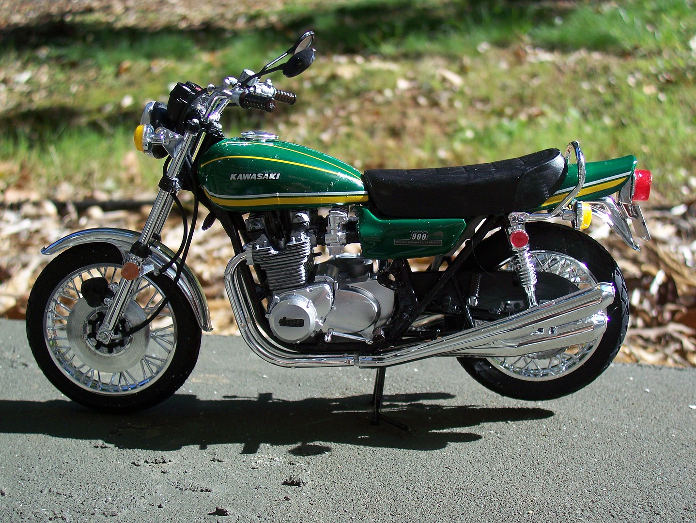 Kawasaki 900 Super4 Model Z1 Motorcycle -- Plastic Model Motorcycle Kit ...