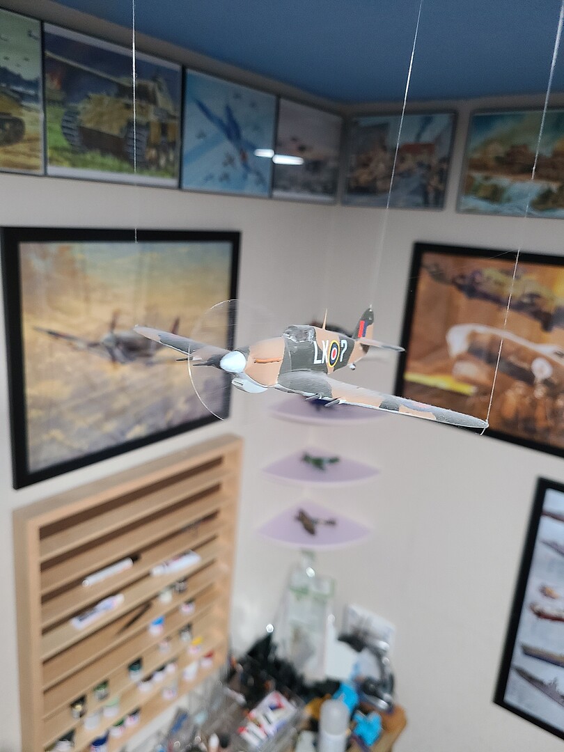 Easy Build Hurricane MKII -- Plastic Model Airplane Kit -- 1/72 Scale ...