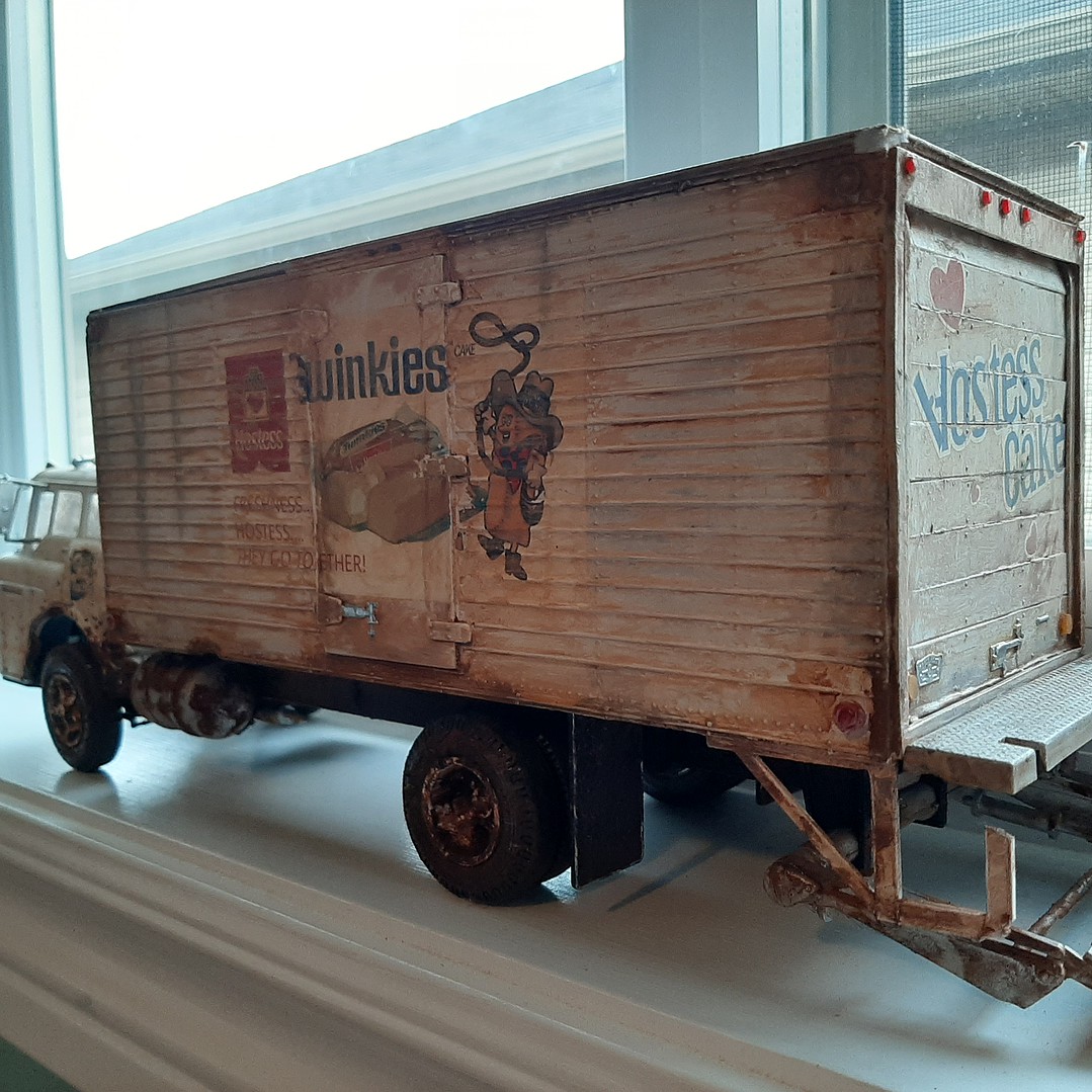 Ford C-600 City Delivery, Hostess -- Plastic Model Car Kit -- 1/25 ...