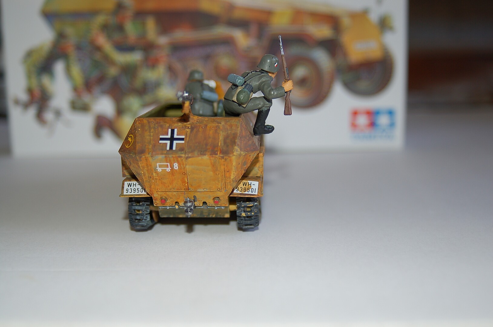 German Hanomag Sd.Kfz. 251/1 Halftrack -- Plastic Model Military ...
