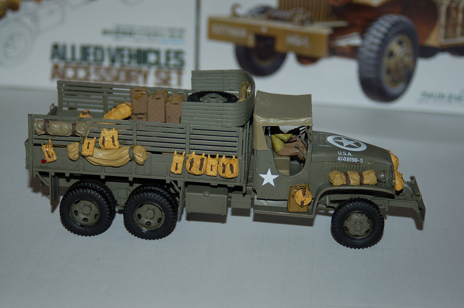 US 2.5 Ton 6x6 Cargo Truck -- Plastic Model Military Vehicle Kit -- 1/ ...