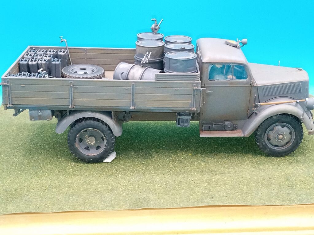 German 3 Ton 4x2 Cargo Truck -- Plastic Model Military Vehicle Kit -- 1 ...
