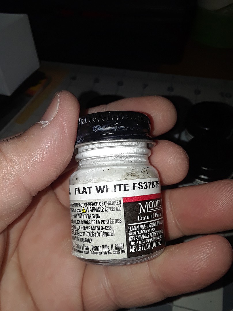 Model Master Flat White 37875 1/2 oz -- Hobby and Model Enamel Paint ...