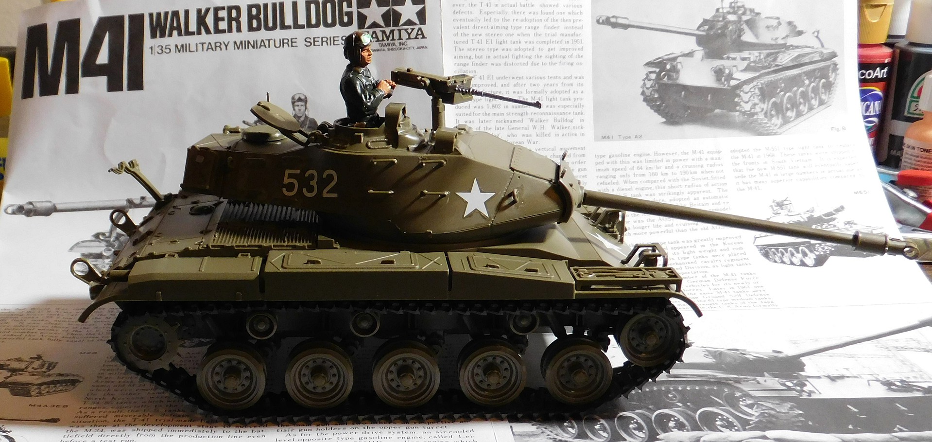 US M41 Walker Bulldog -- Plastic Model Military Vehicle Kit -- 1/35 ...