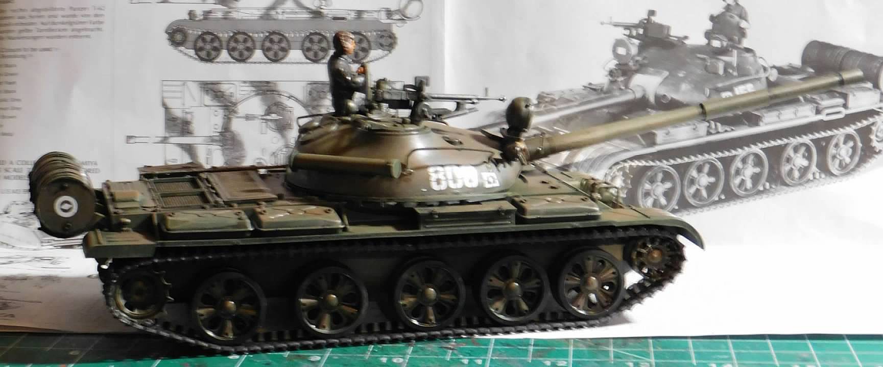 Russian T-62A Tank -- Plastic Model Military Vehicle Kit -- 1/35 Scale ...