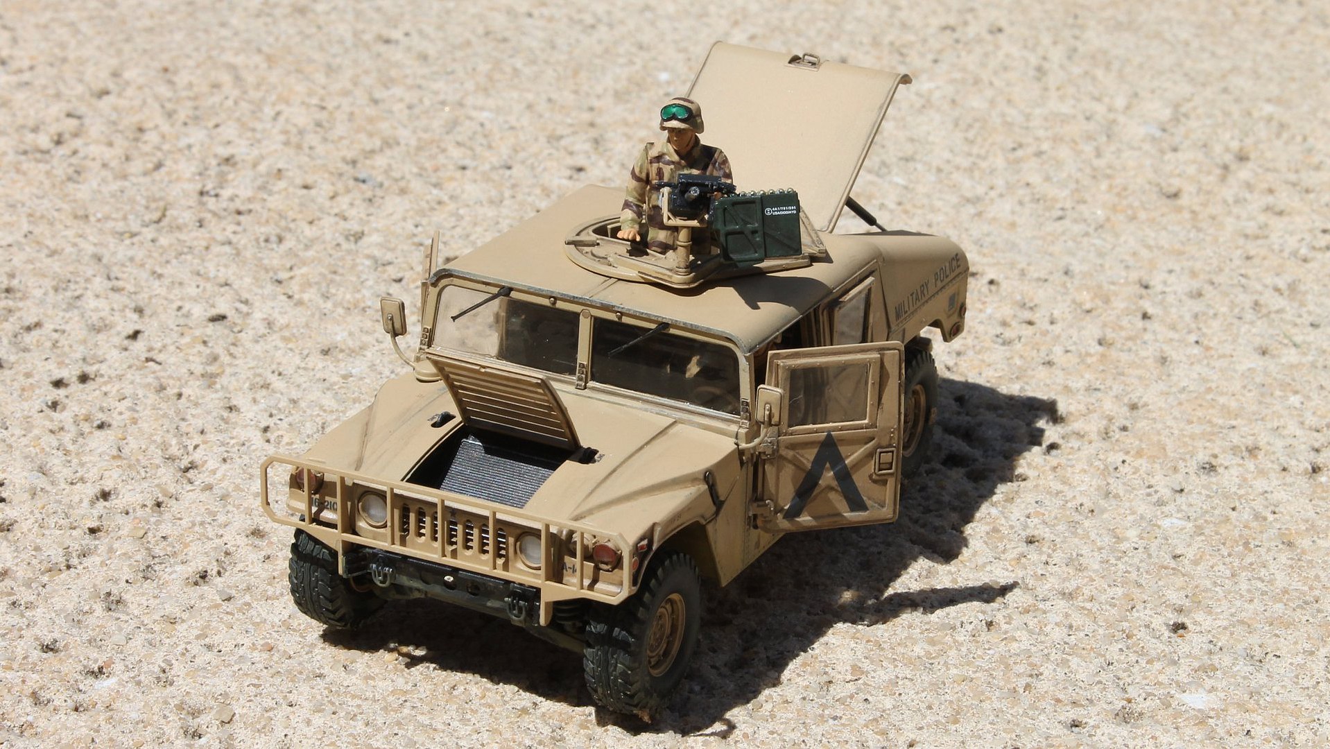 Humvee M1025 Armament Carrier -- Plastic Model Military Vehicle Kit ...