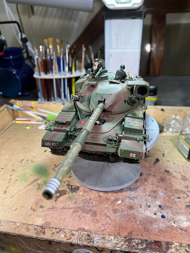 British Chieftain Mk5 Tank -- Plastic Model Military Vehicle Kit -- 1/ ...