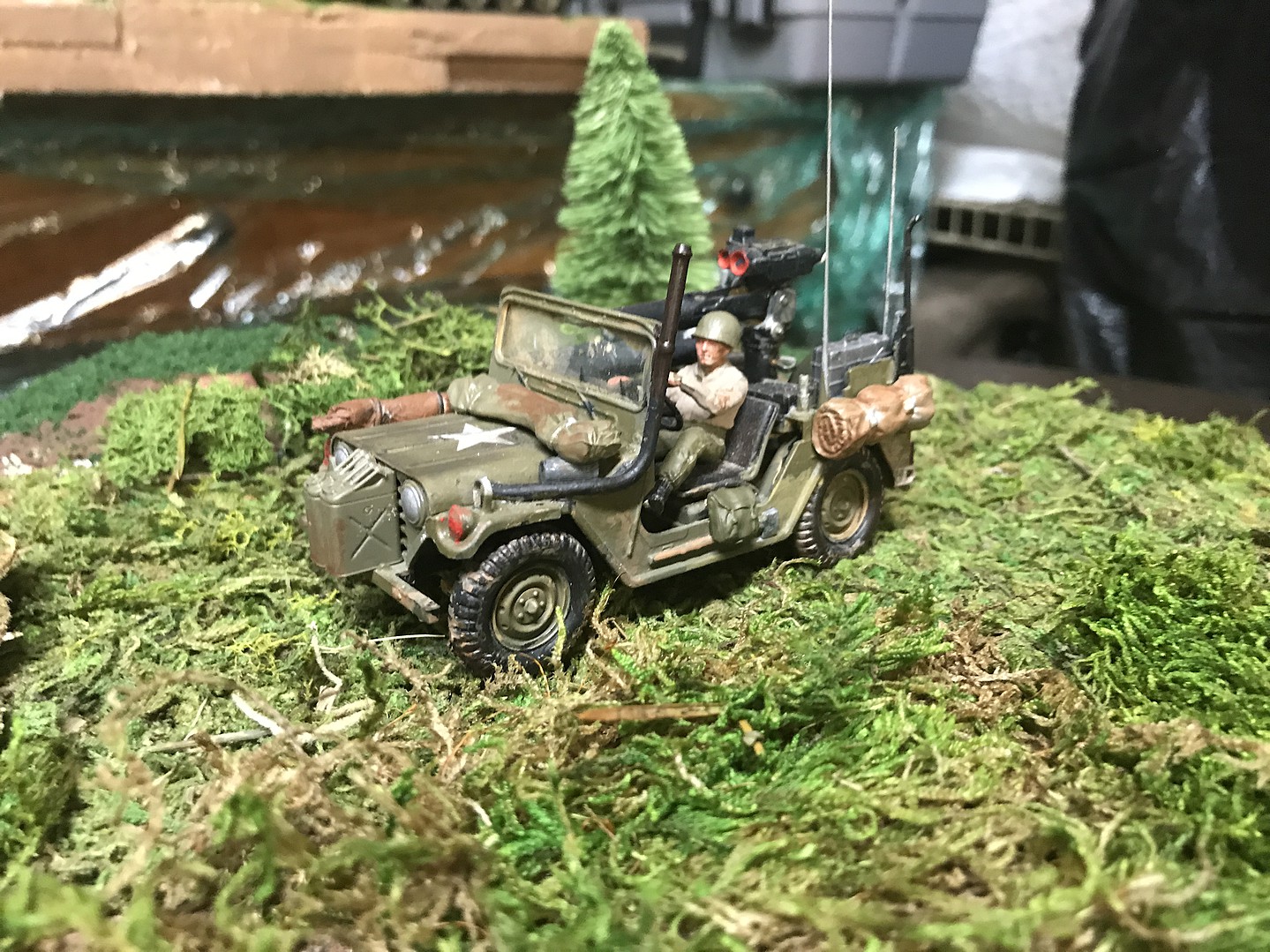 US M151A2 w/Tow Launcher -- Plastic Model Military Vehicle Kit -- 1/35 ...