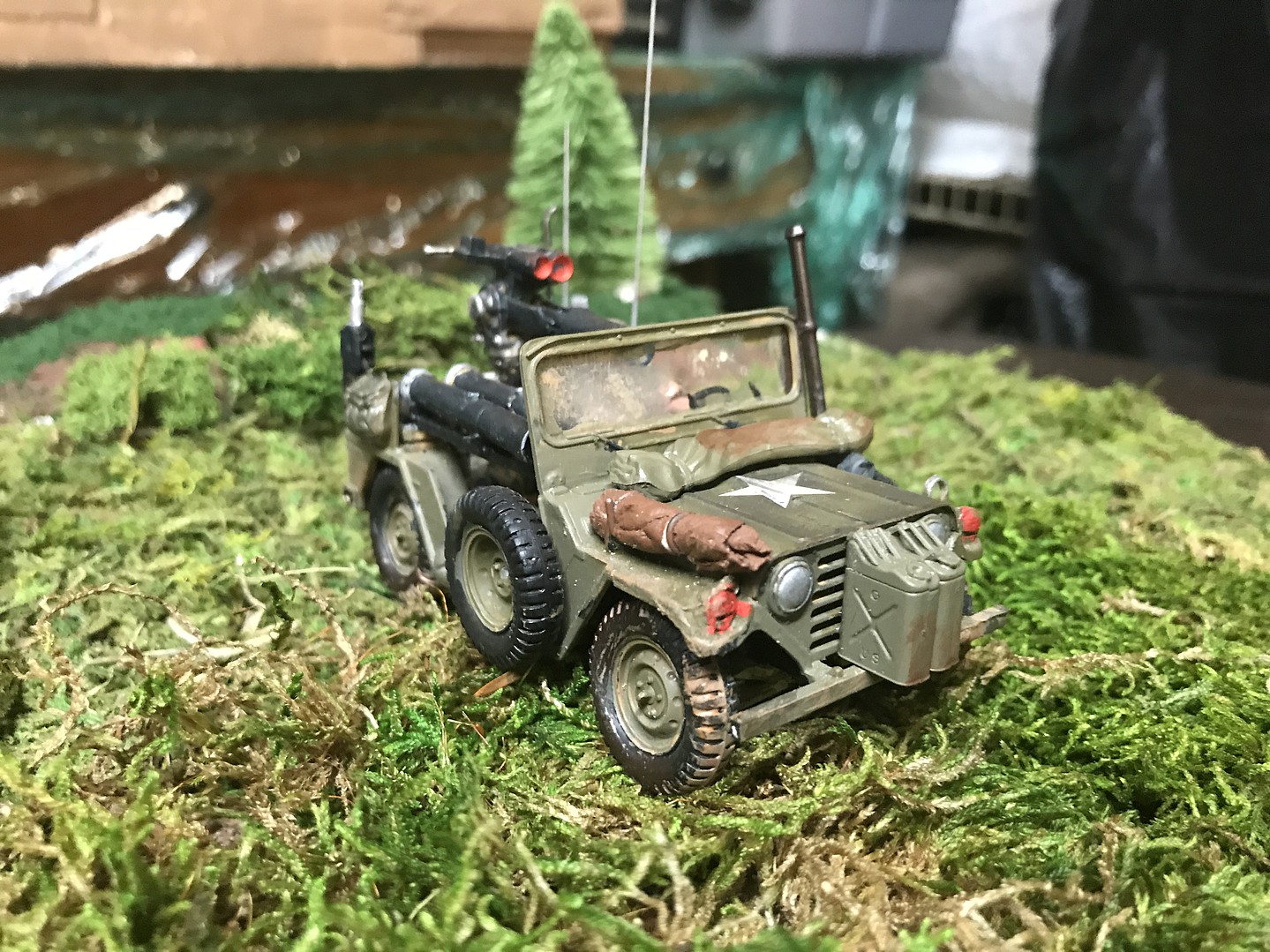 US M151A2 w/Tow Launcher -- Plastic Model Military Vehicle Kit -- 1/35 ...