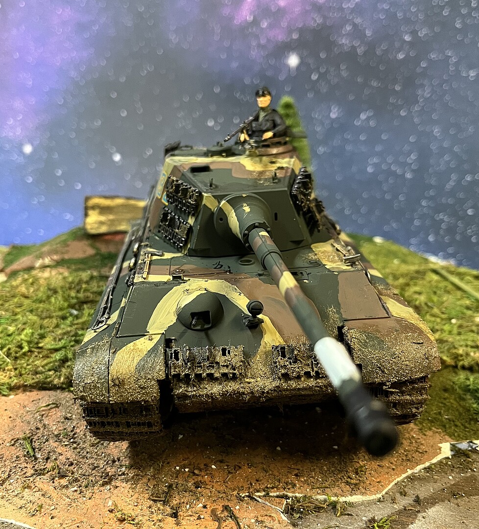 German King Tiger Tank -- Plastic Model Military Vehicle Kit -- 1/35 ...