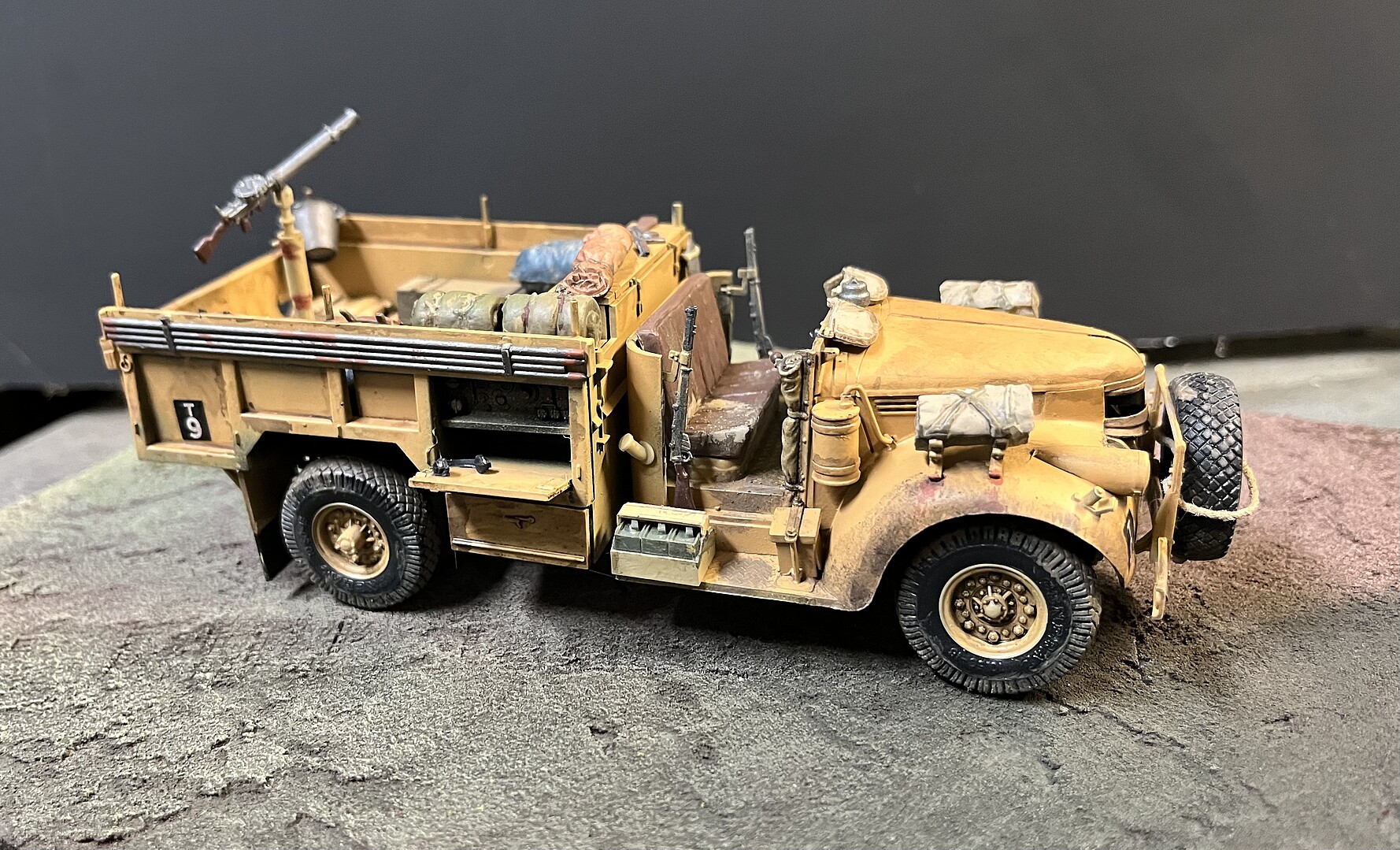 British LRDG Command Car w/7 Figures -- Plastic Model Military Vehicle ...