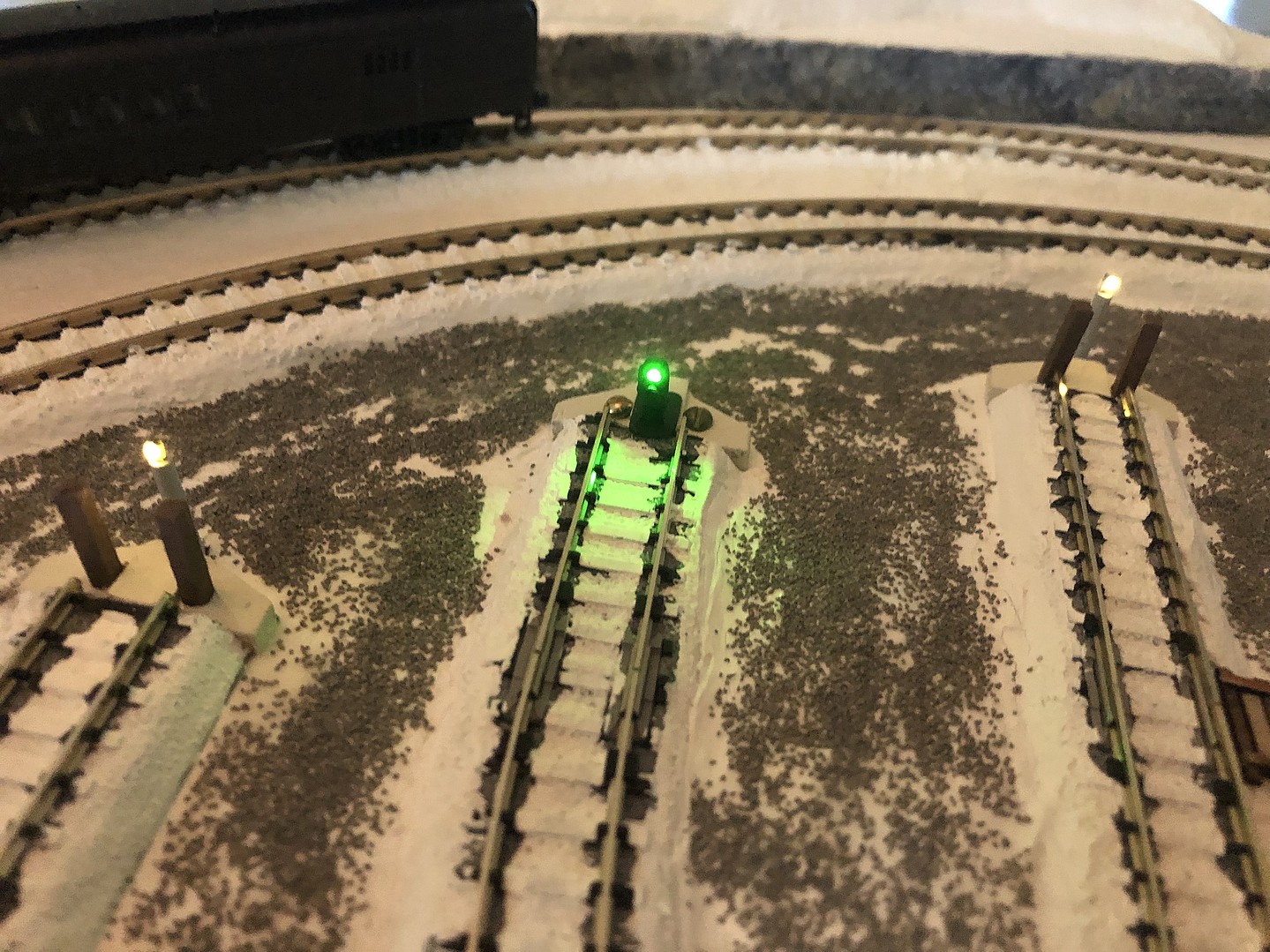Gallery Pictures NJ Ground Signal w/LEDs - 2-Light (black) N Scale ...